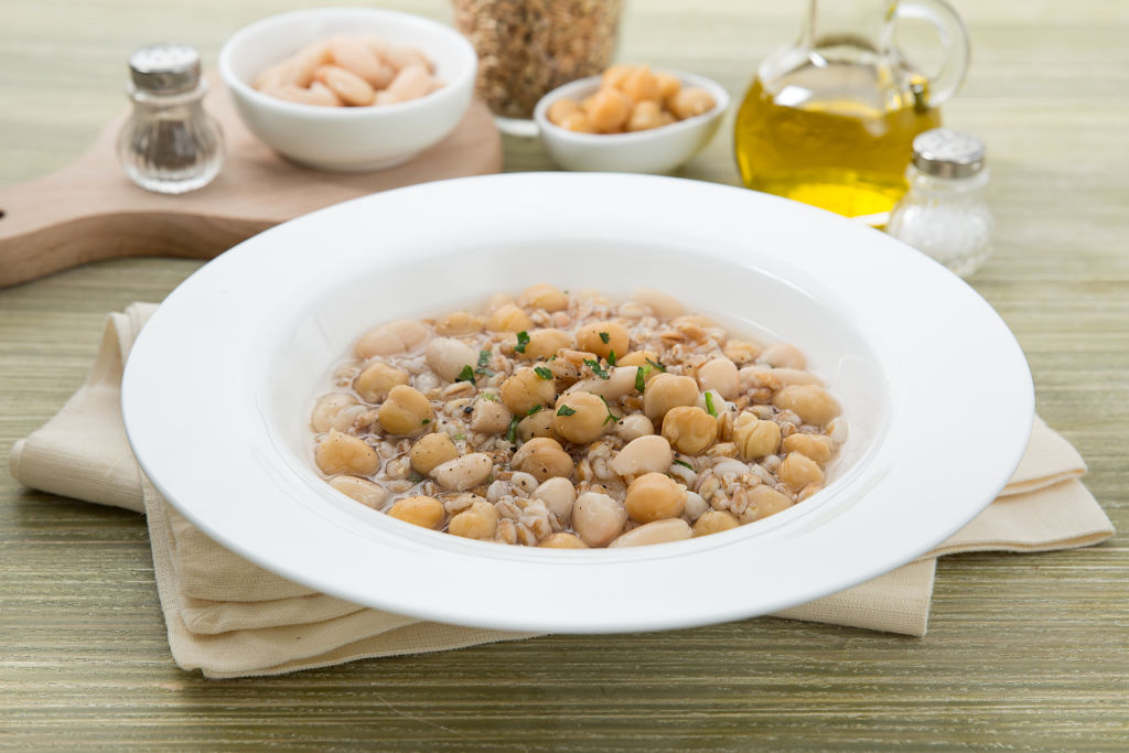 From appetizer to dessert, the traditional dishes of Imperia are